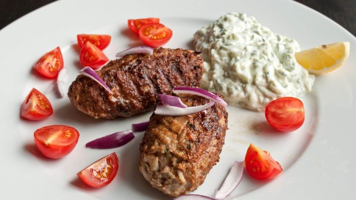 Bifteki uit de airfryer – Griekse gehaktballen met feta