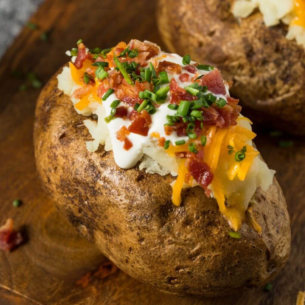 Bloomin' potato la airfryer – crocant cu brânză și bacon